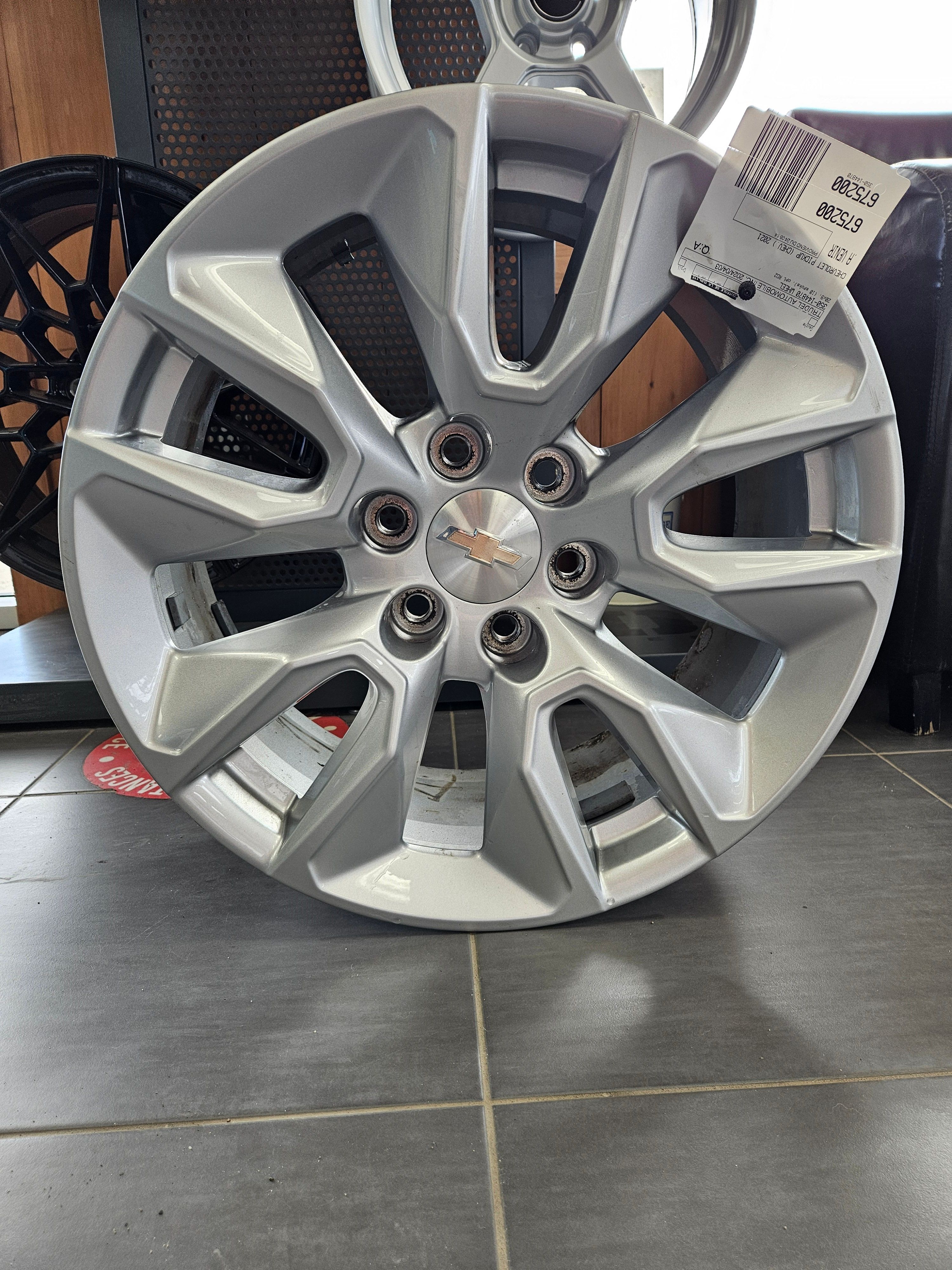 ENSEMBLE DE 4 MAGS 20" AVEC TPMS CHEVROLET SILVERADO 2021 #675200 ...