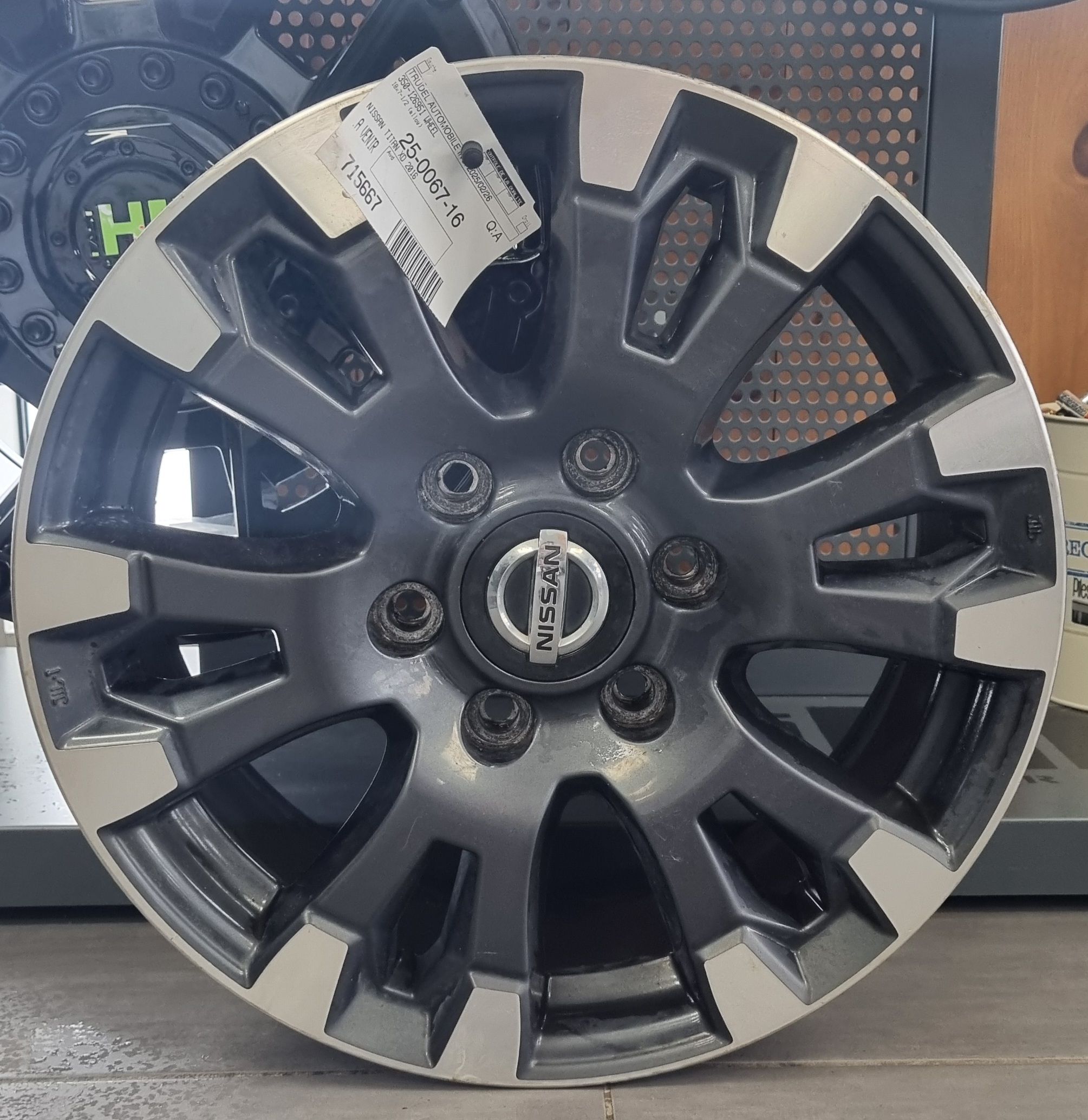 ENSEMBLE DE 4 MAGS 18" AVEC TPMS NISSAN TITAN XD 2016 #715667 • Trudel ...